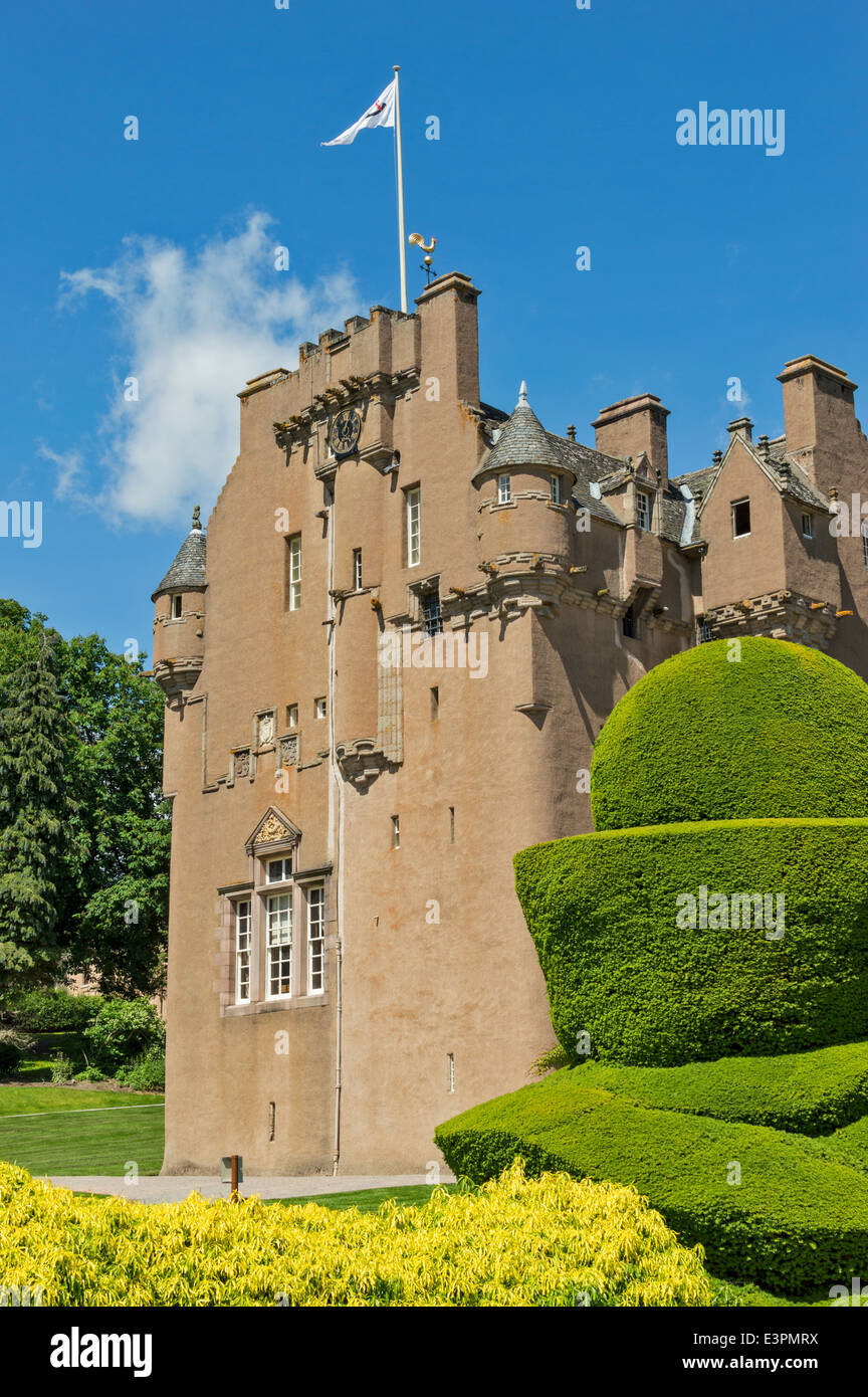 Topiary hedge hi-res stock photography and images - Alamy