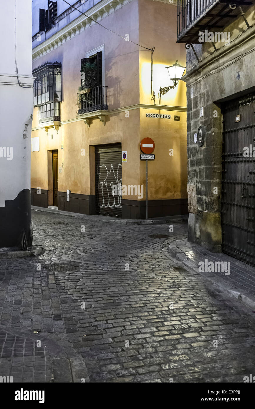 Alley corner hi-res stock photography and images - Alamy