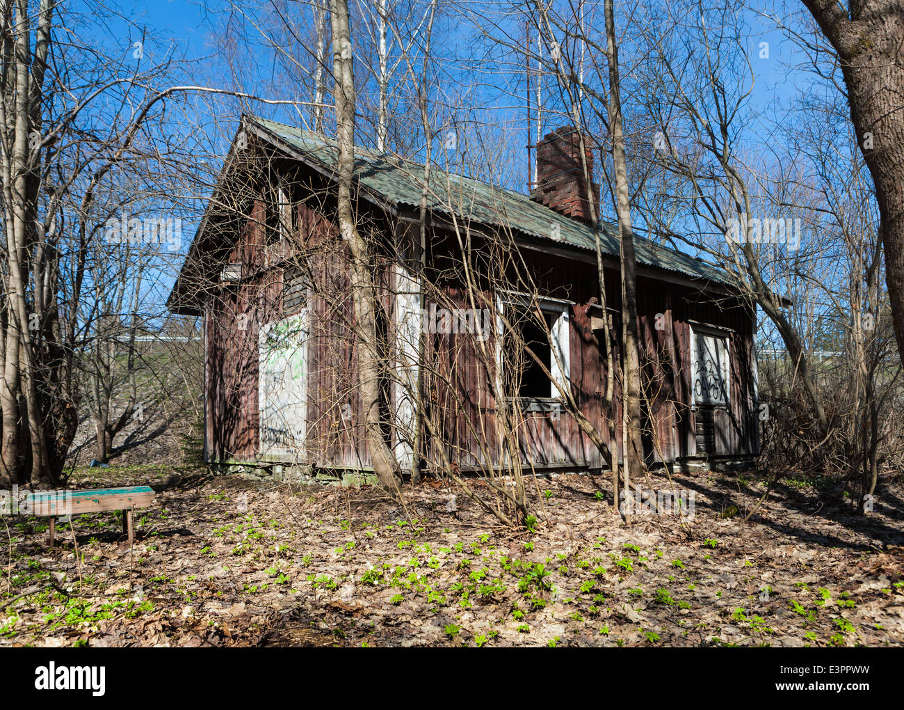 Ramshackle hut hi-res stock photography and images - Alamy