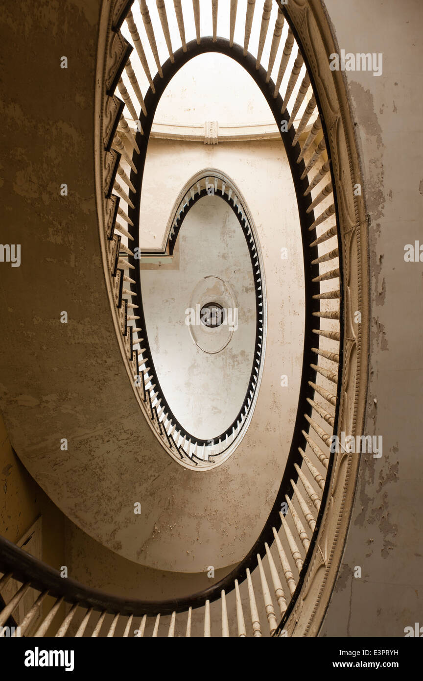 Elliptical building hi-res stock photography and images - Alamy