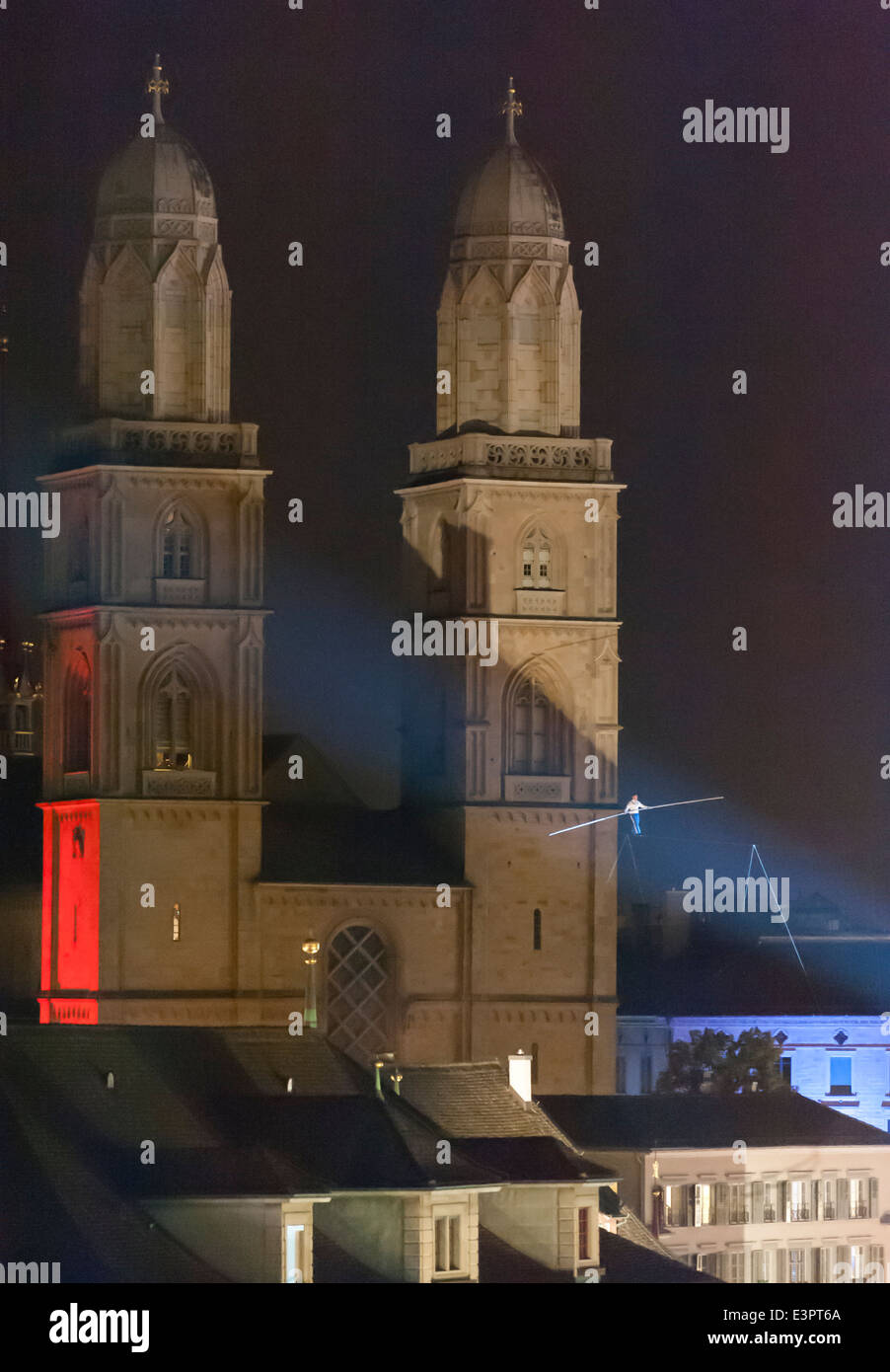 High-wire artist Franz Buegler walks between Zurich's Grossmuenster ...