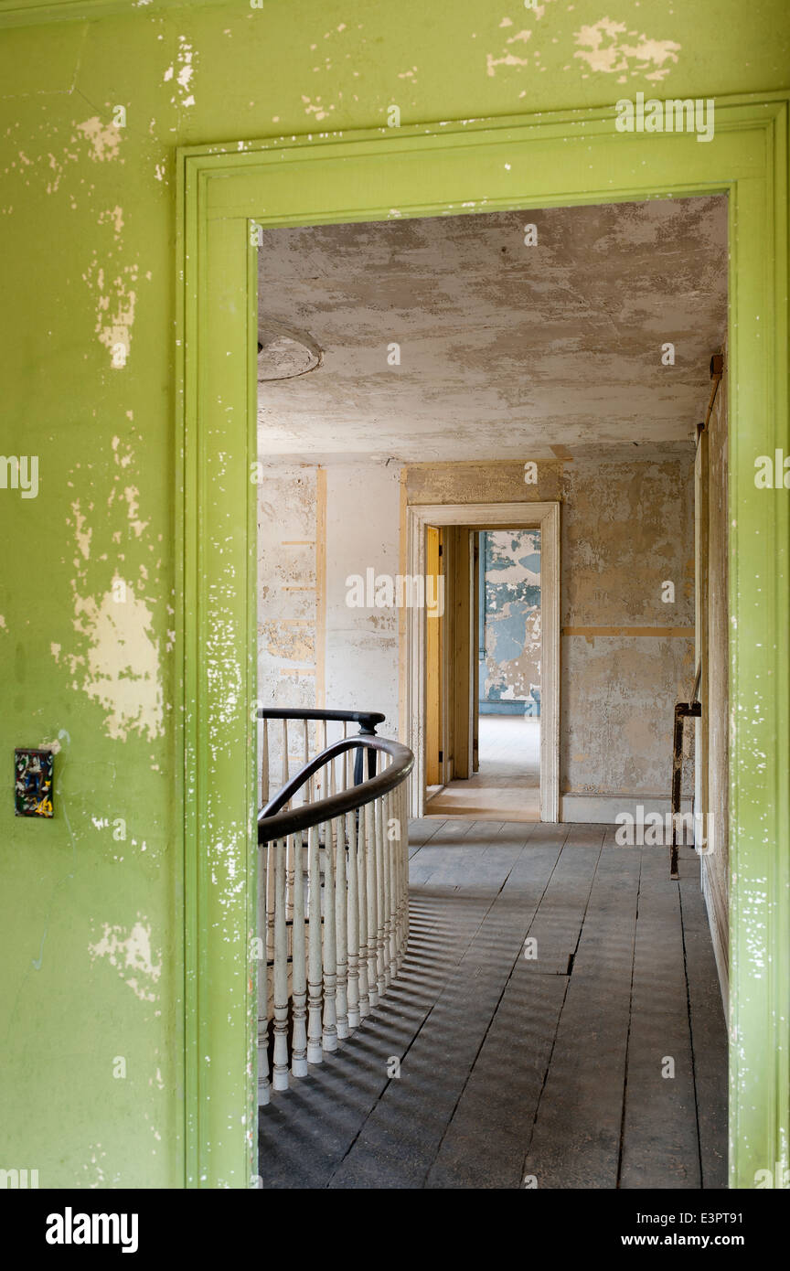 Cracked Open Door High Resolution Stock Photography and Images - Alamy