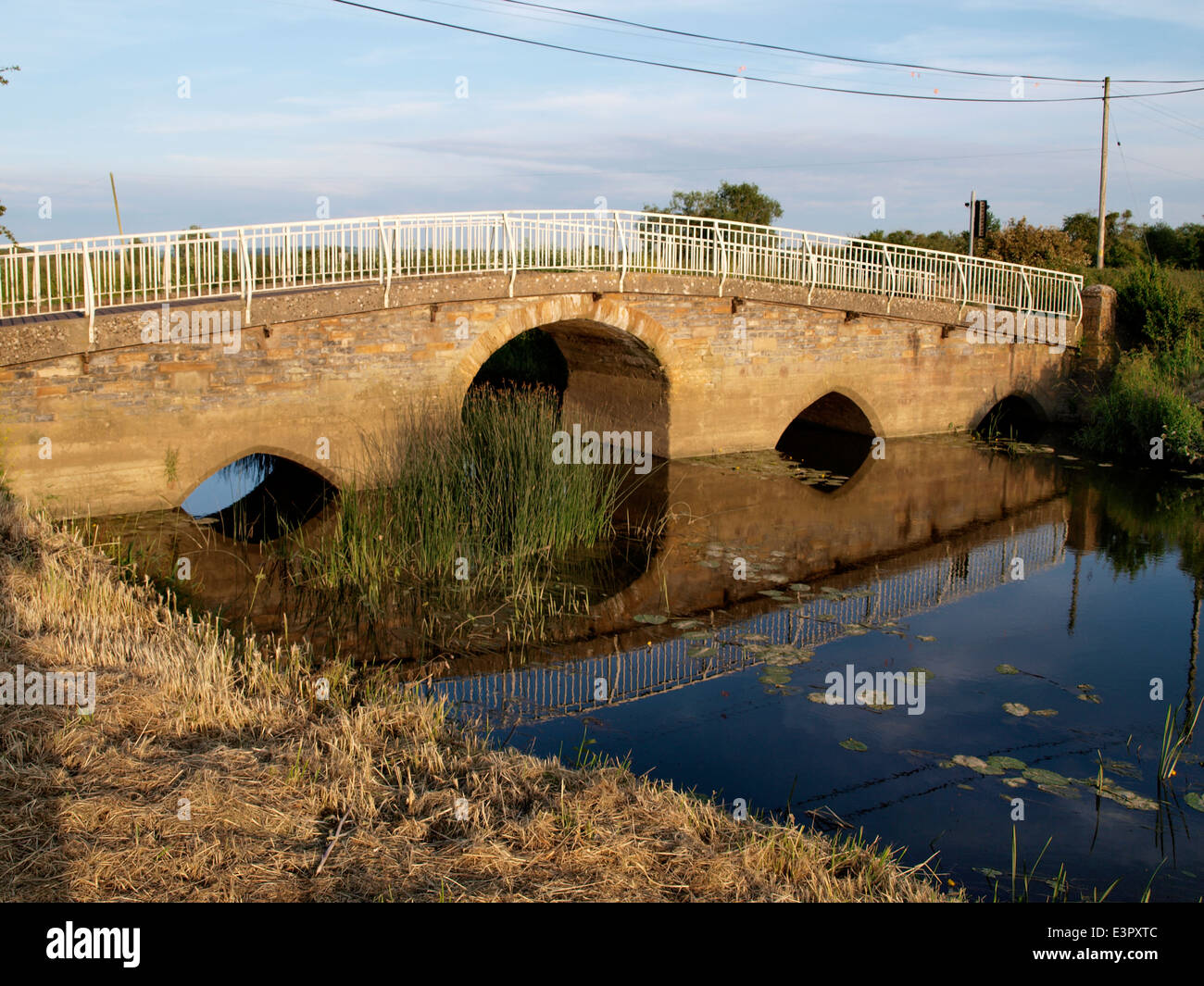 15th Century Medieval Bridge, Long Load, Somerset, UK Stock Photo - Alamy