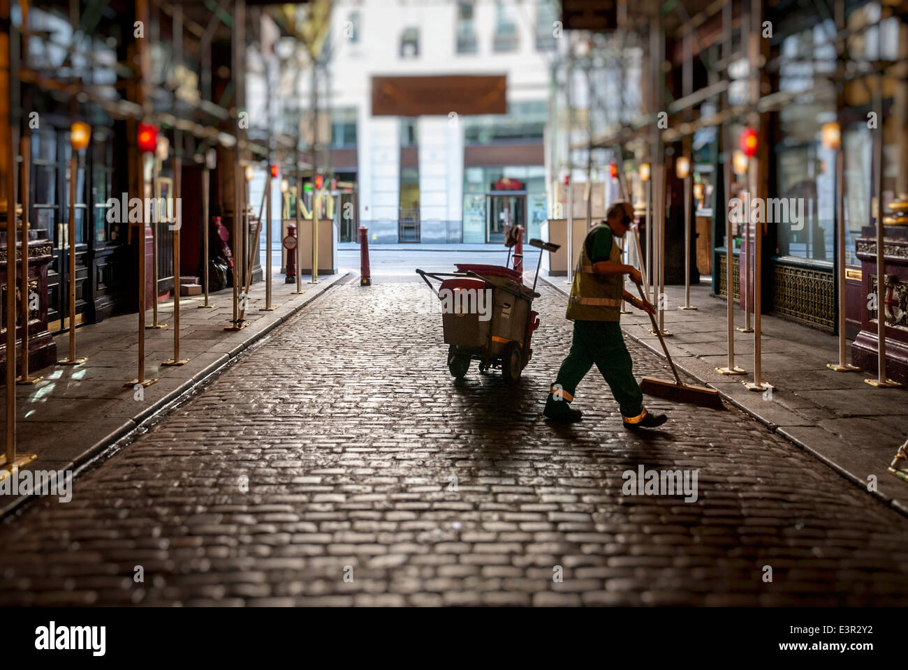London england uk street sweeper hi-res stock photography and images ...
