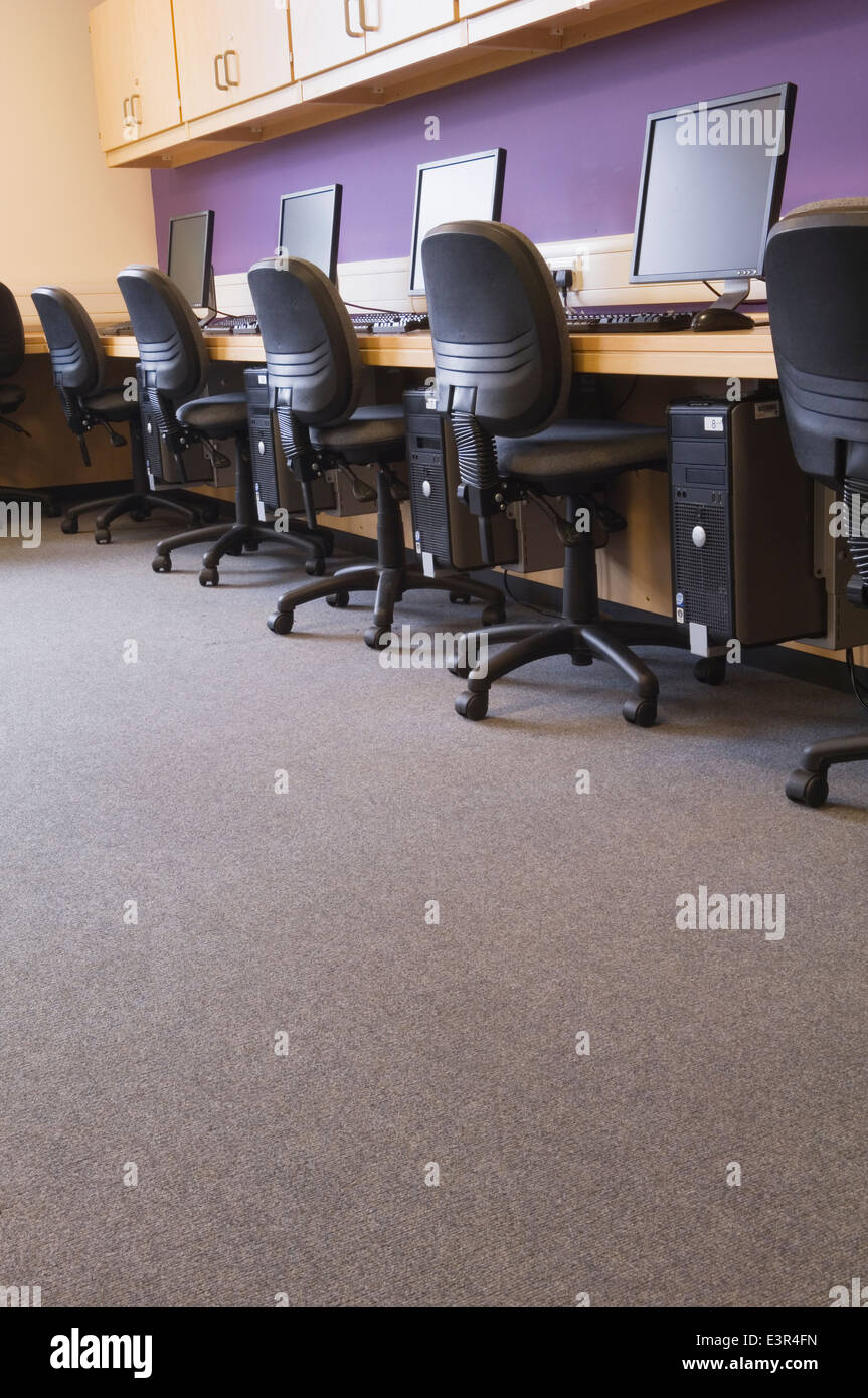 Computing classroom in a modern secondary school Stock Photo - Alamy