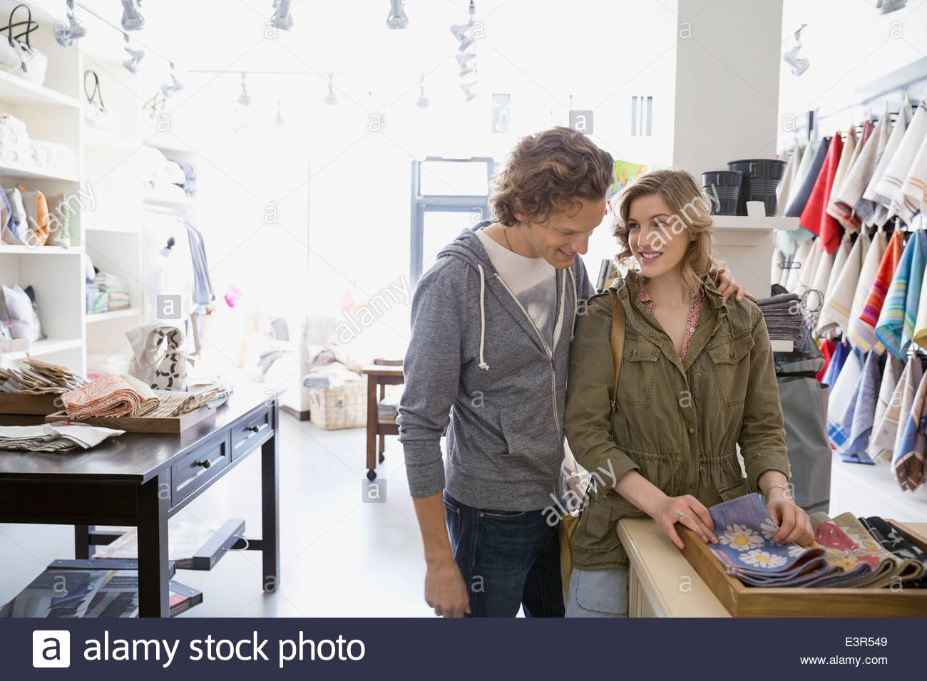 Browsing looking around hi-res stock photography and images - Alamy