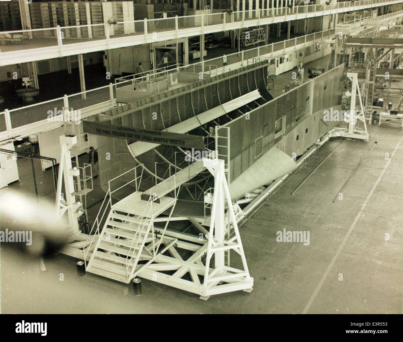 This image shows the mid fuselage of the Space Shuttle Orbiter under ...