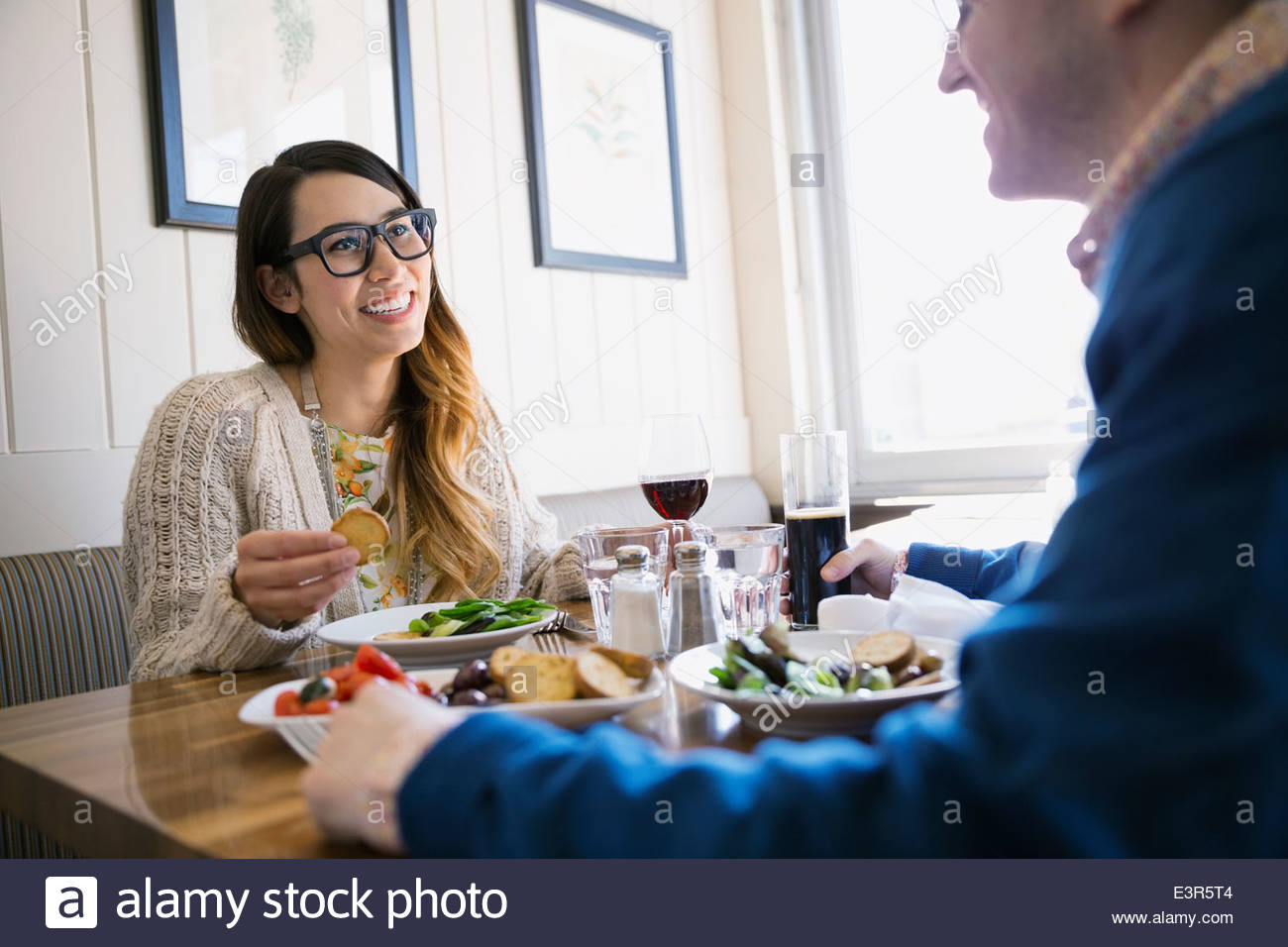 Women lunch table hi-res stock photography and images - Alamy