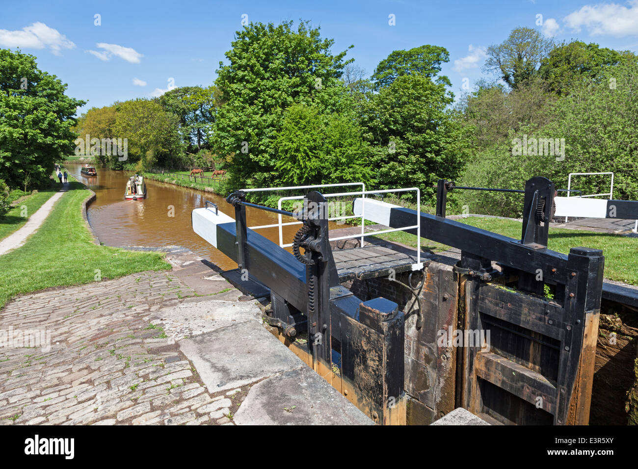 Church lawton cheshire hi-res stock photography and images - Alamy