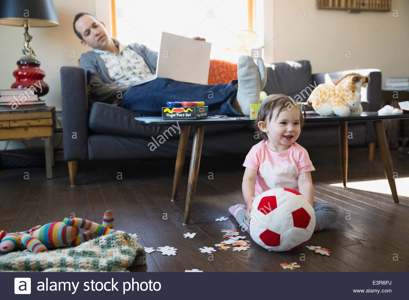 Father working children hi-res stock photography and images - Alamy