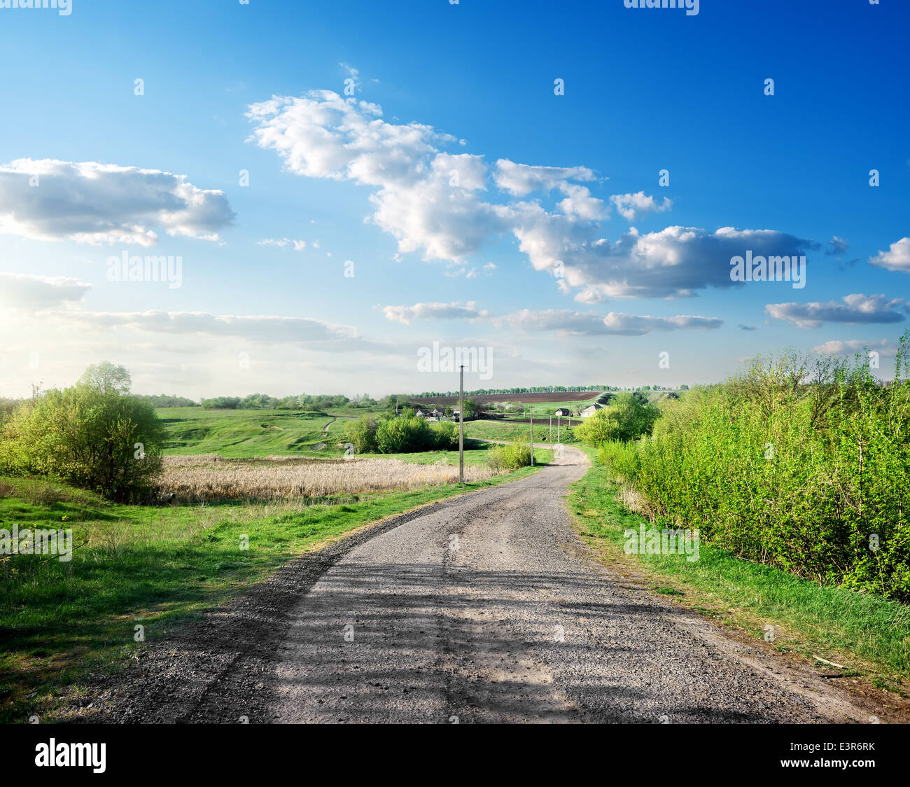 Beautiful sunset country road hi-res stock photography and images - Alamy