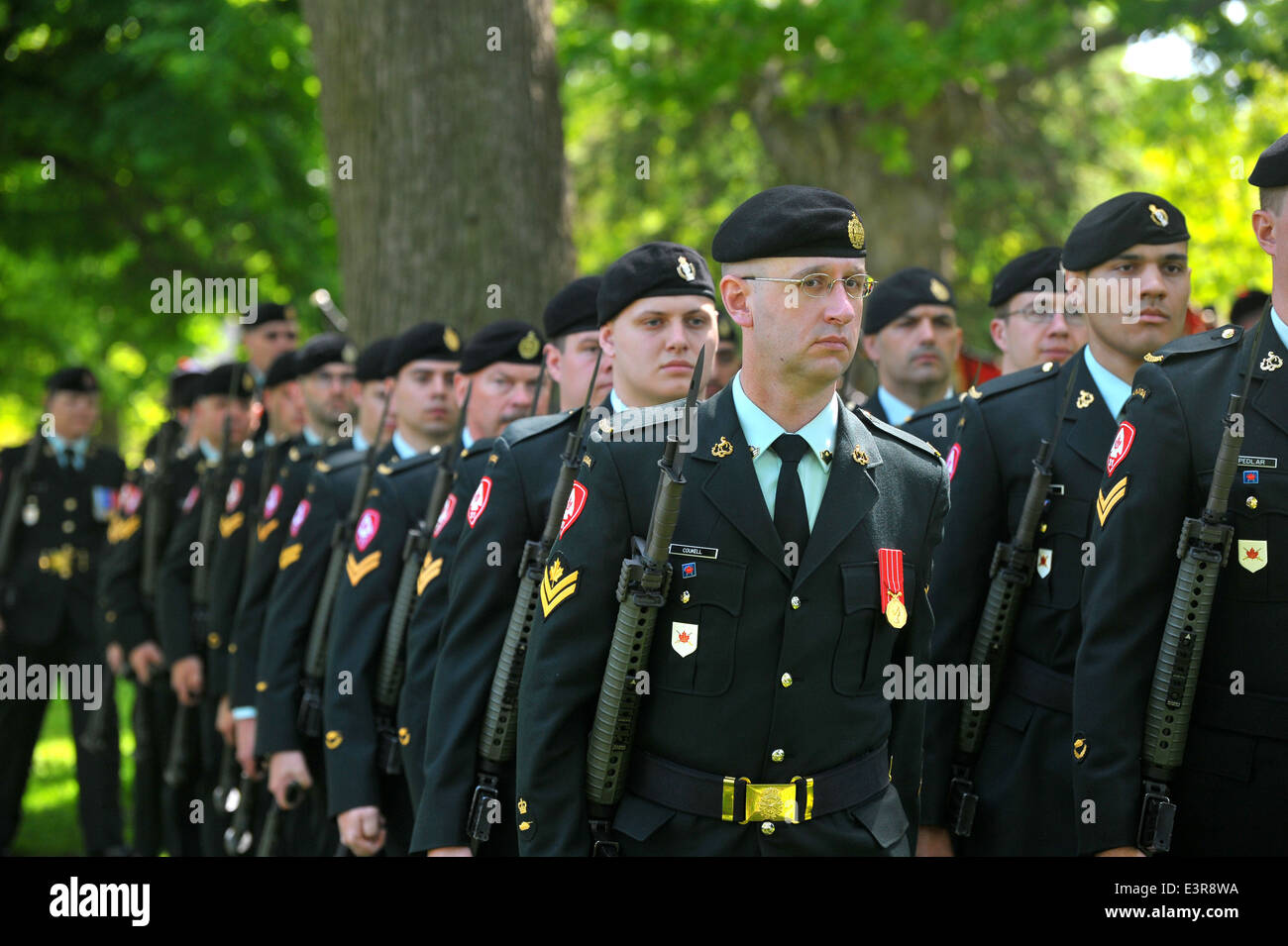 Politicians, members of the public, veterans and serving military ...