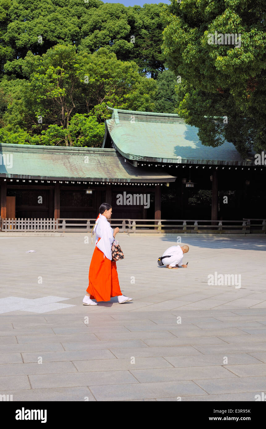 Miko hi-res stock photography and images - Alamy