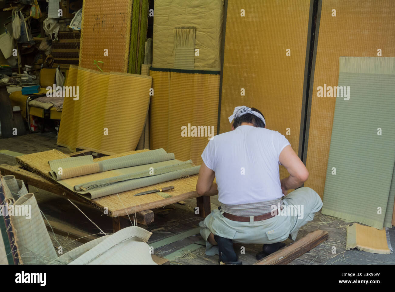 Japanese artisan making Tatami Tokyo Japan Stock Photo - Alamy