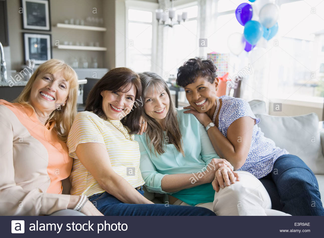 Women living room party hi-res stock photography and images - Alamy