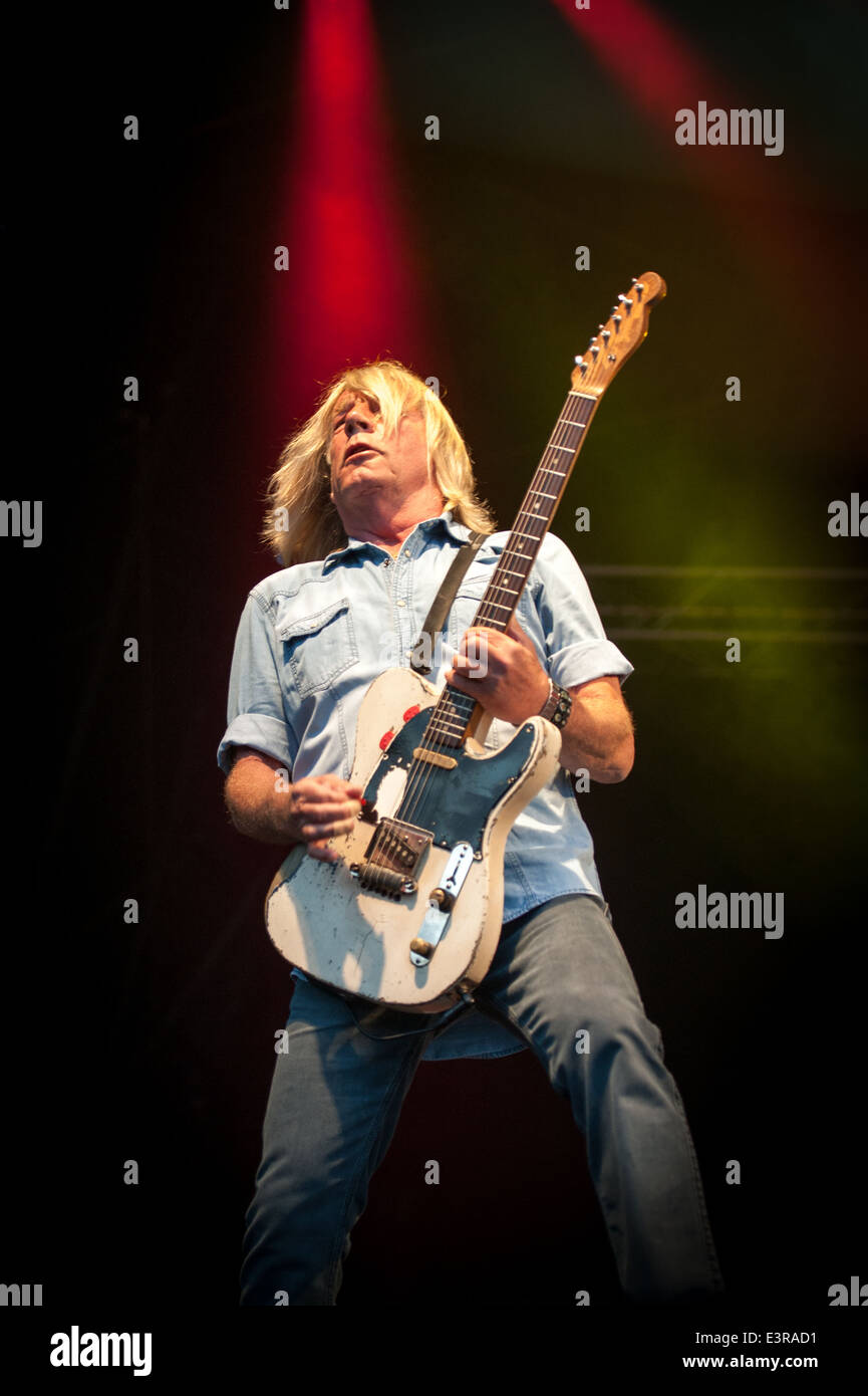 Status quo hi-res stock photography and images - Alamy