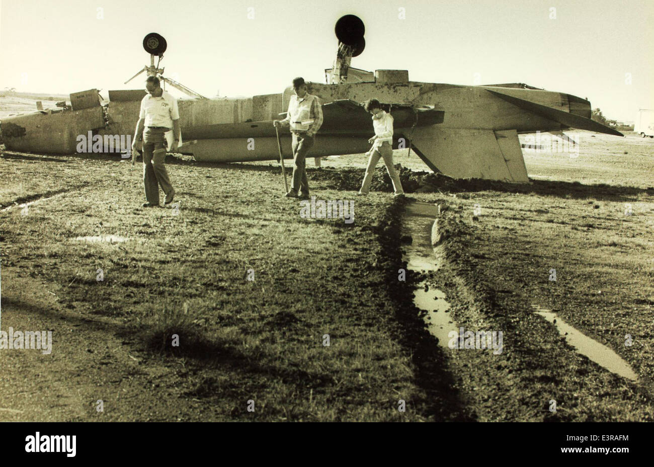 F a 18 crash hi-res stock photography and images - Alamy