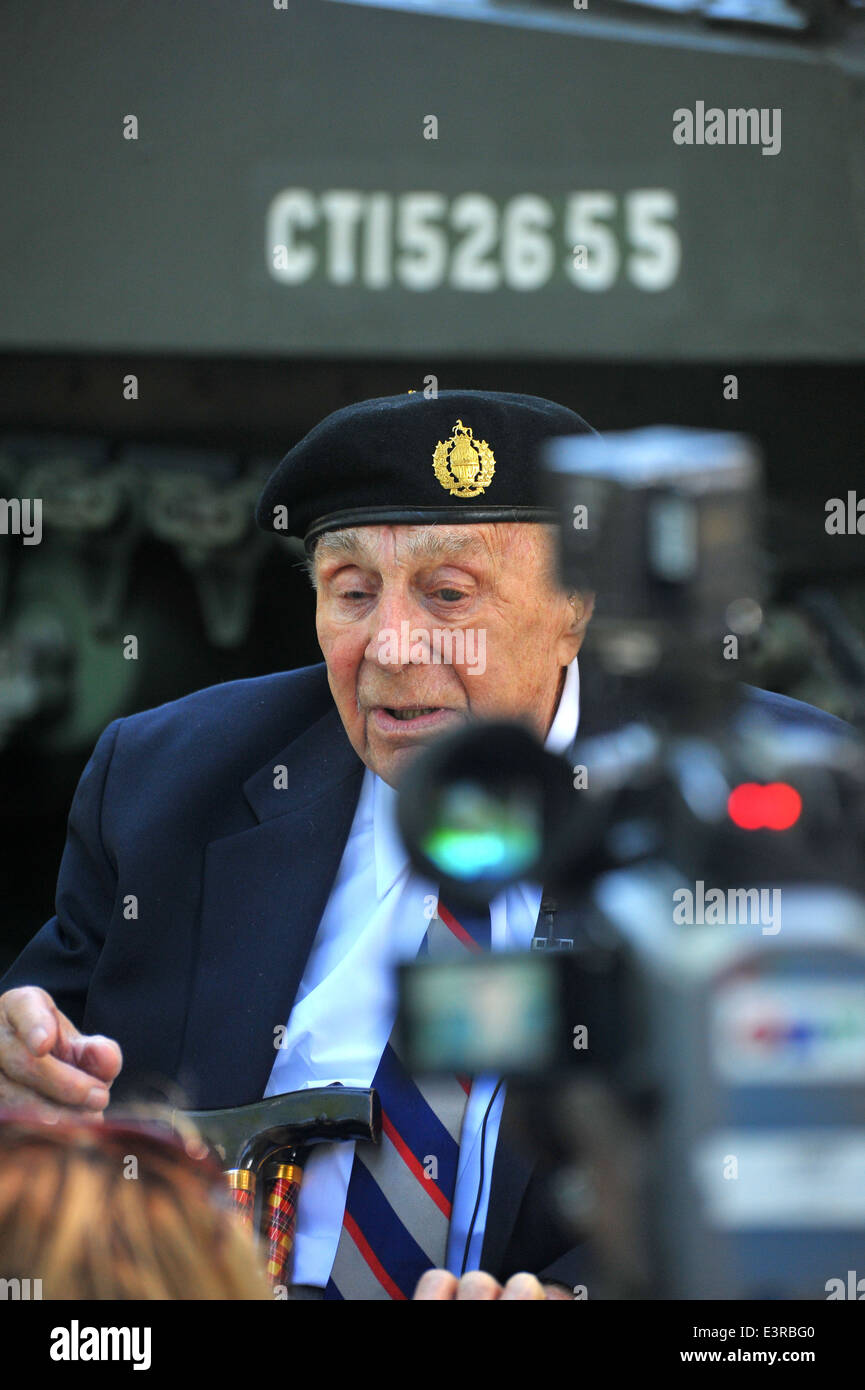 Politicians, members of the public, veterans and serving military ...