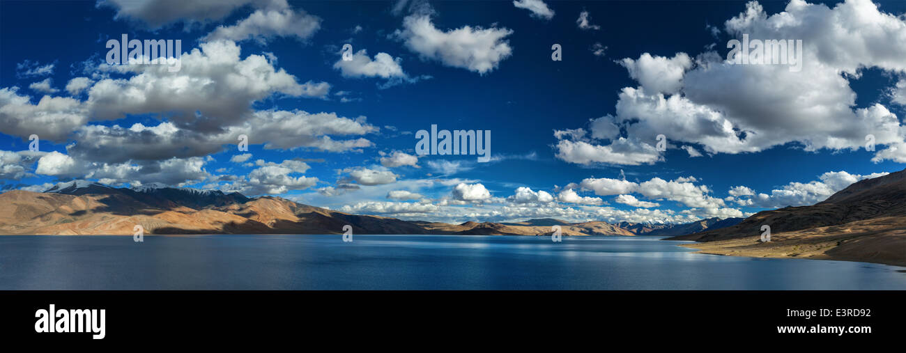 Himalayan lake Tso Moriri lake in Himalayas, Ladakh, India Stock Photo ...