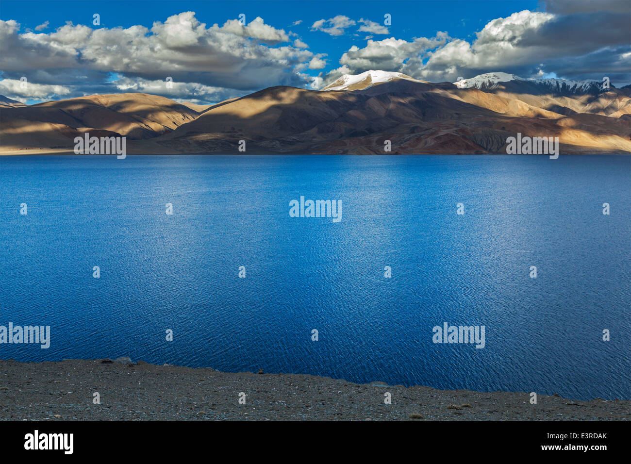 Himalayan lake Tso Moriri lake in Himalayas, Ladakh, India Stock Photo ...