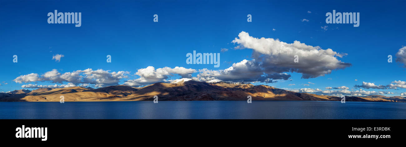 Himalayan lake Tso Moriri lake in Himalayas, Ladakh, India Stock Photo ...