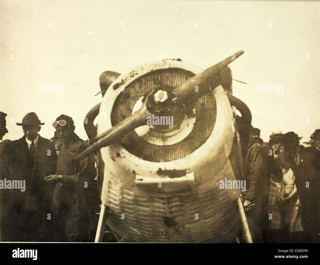 This record pertains to an aircraft accident that occurred between 1917 ...