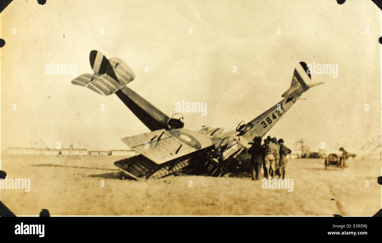 This record covers various aircraft accidents between 1917 and 1920 ...