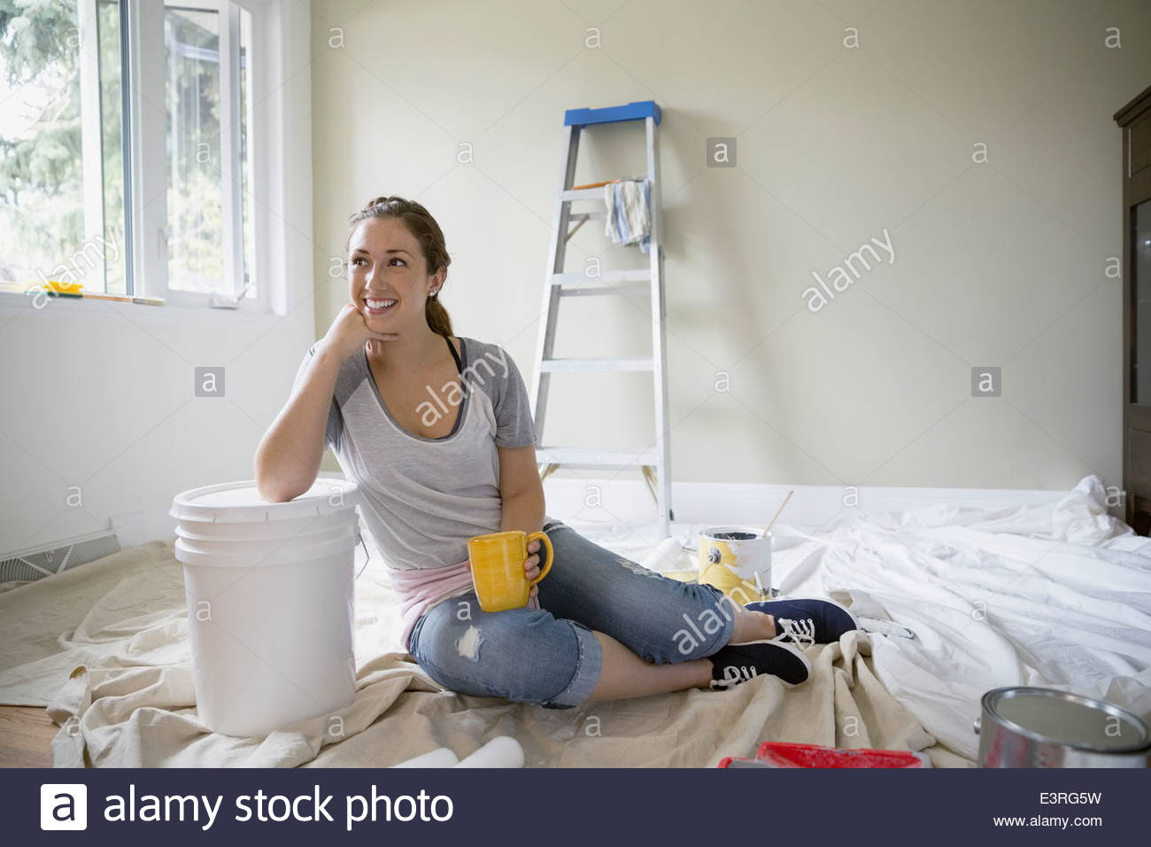 Drop cloth hi-res stock photography and images - Alamy