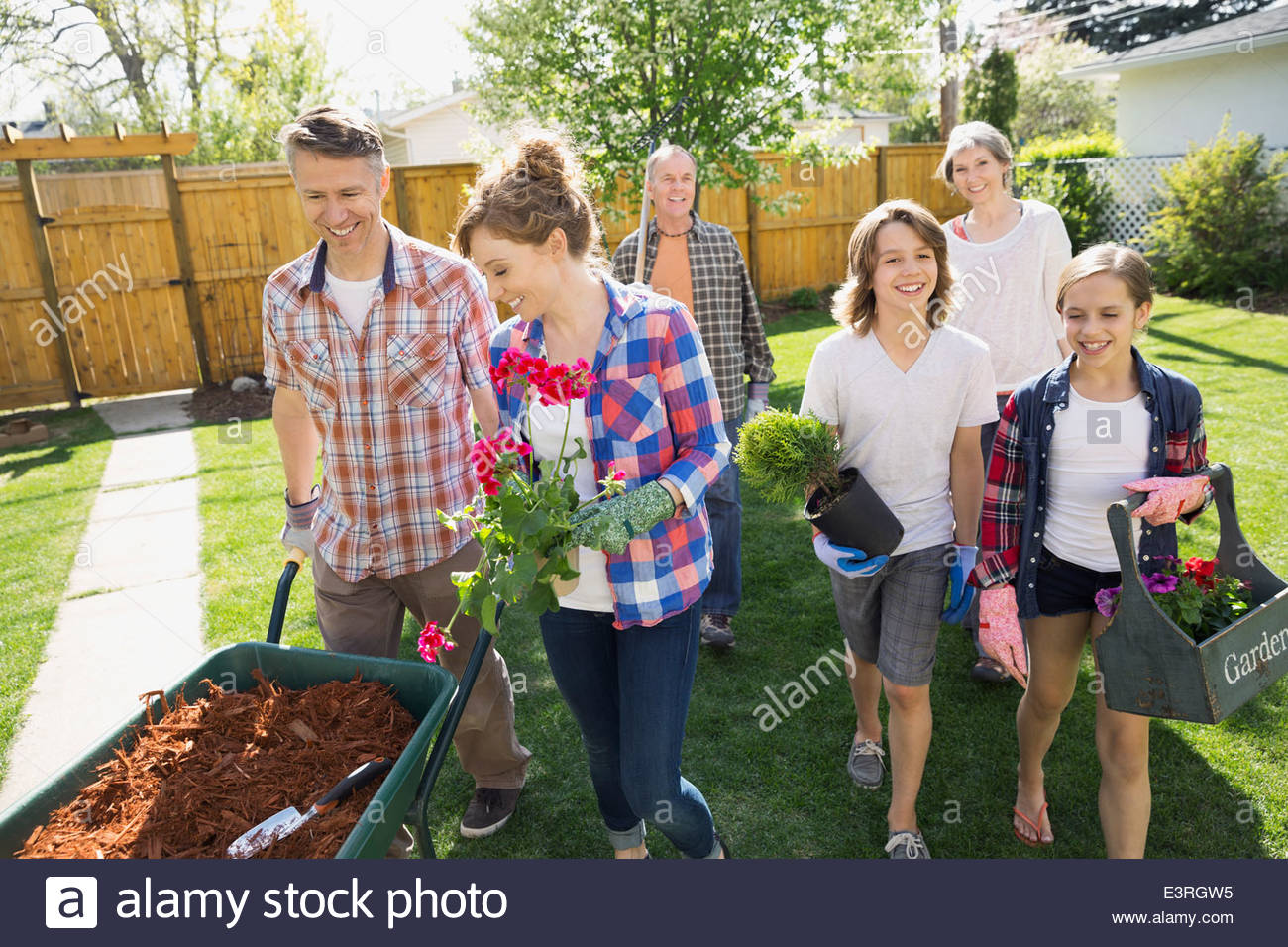 Son and daughter gardening hi-res stock photography and images - Alamy