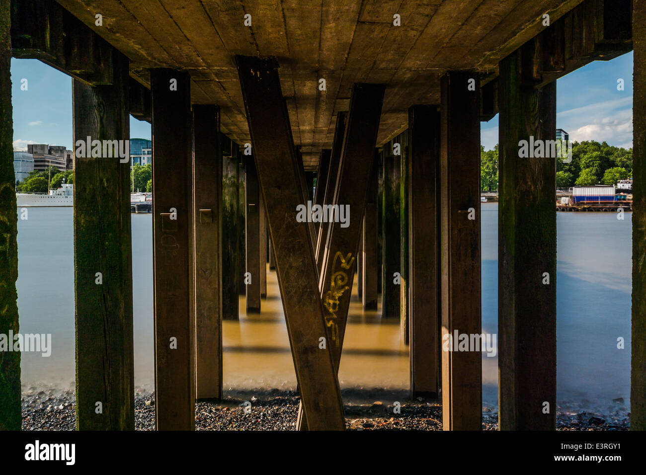 Uk river pier jetty hi-res stock photography and images - Alamy