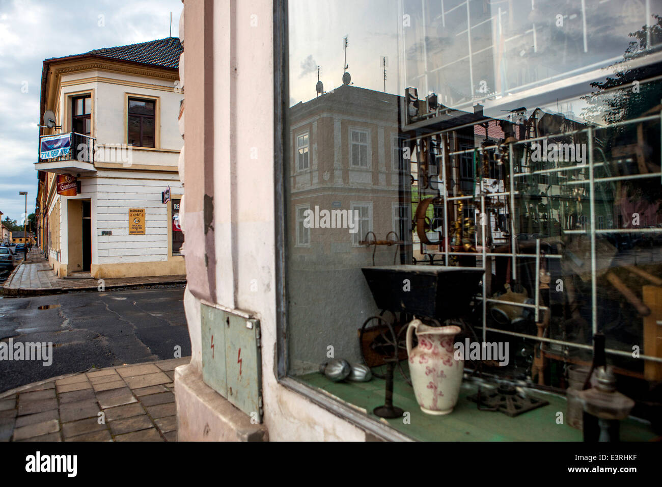 View shop window hi-res stock photography and images - Alamy