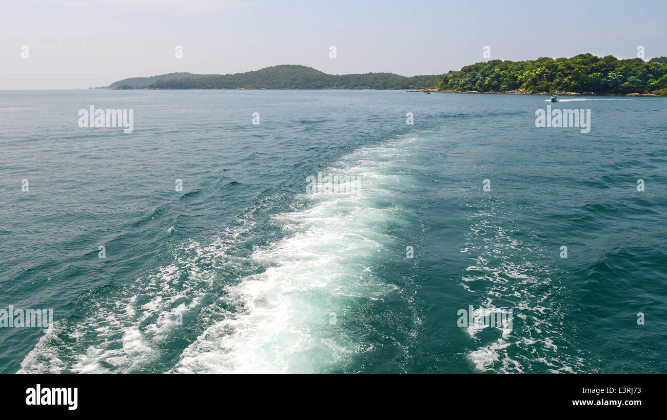 Wake of a cruise ship on the sea Stock Photo - Alamy