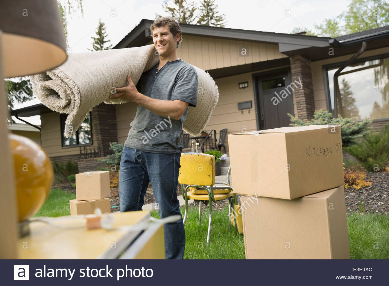 Man in front garden hi-res stock photography and images - Alamy