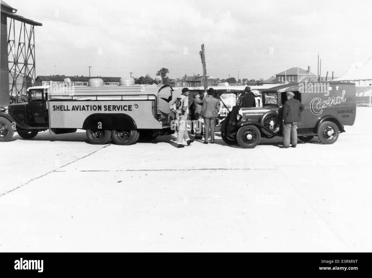 Shell fuel bowser hi-res stock photography and images - Alamy