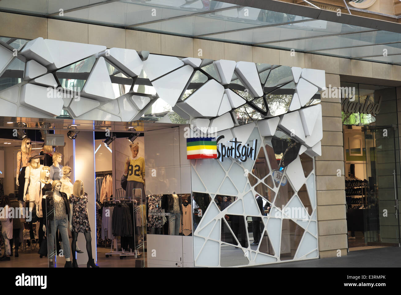 Female clothing store hi-res stock photography and images - Alamy