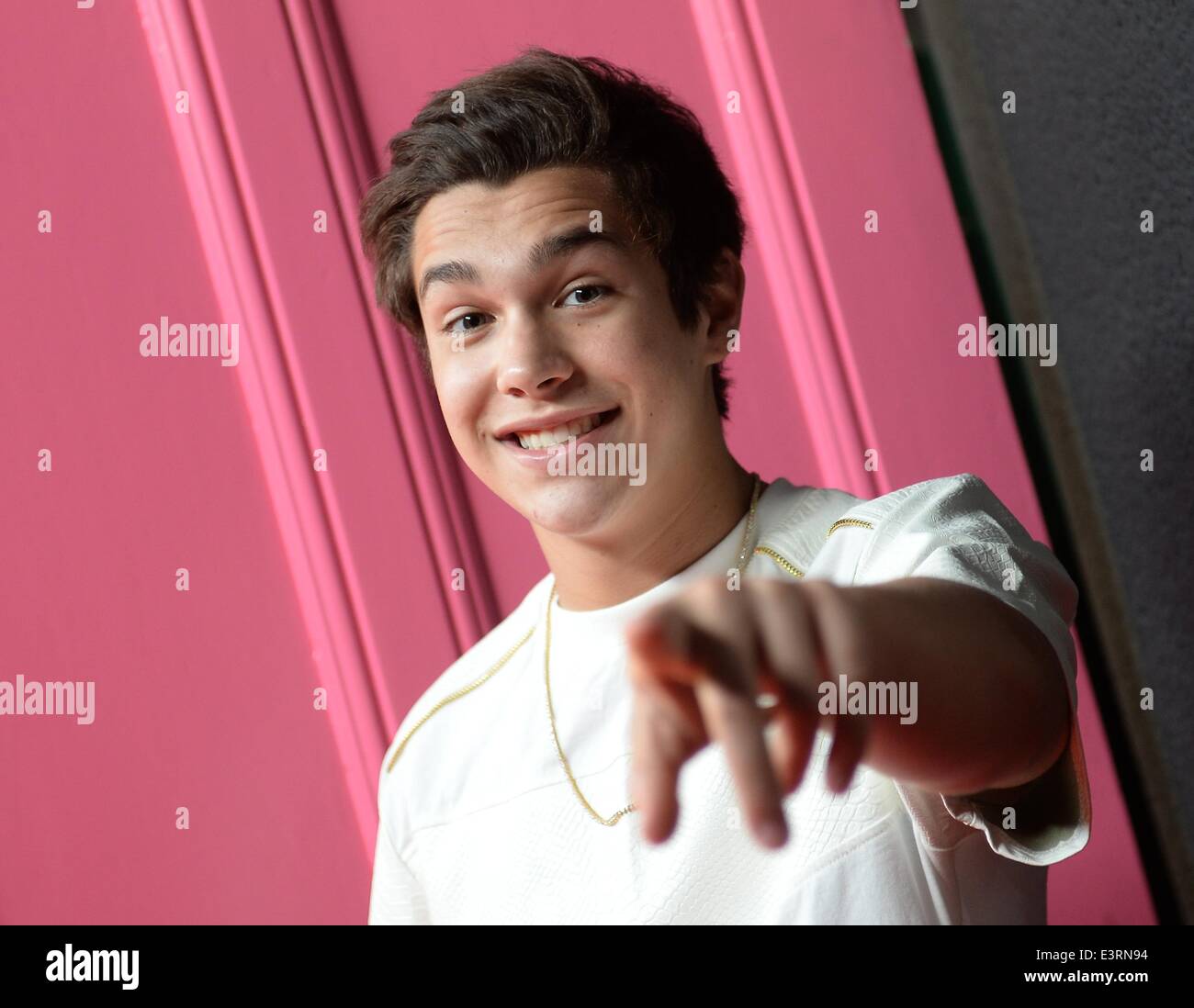 Austin mahone 2014 hi-res stock photography and images - Alamy