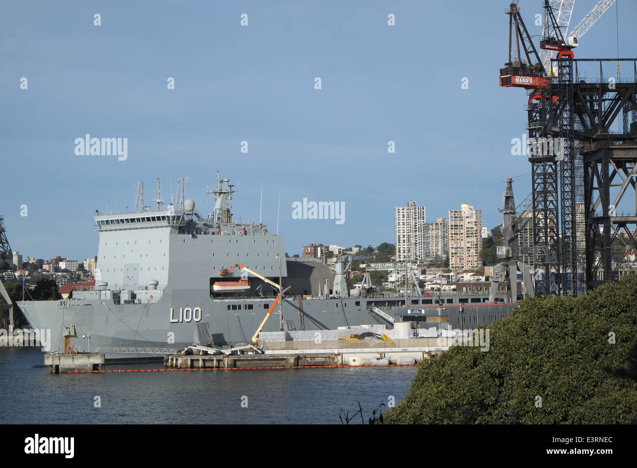 Hammerhead crane now being dismantled at Sydney's Garden island naval ...
