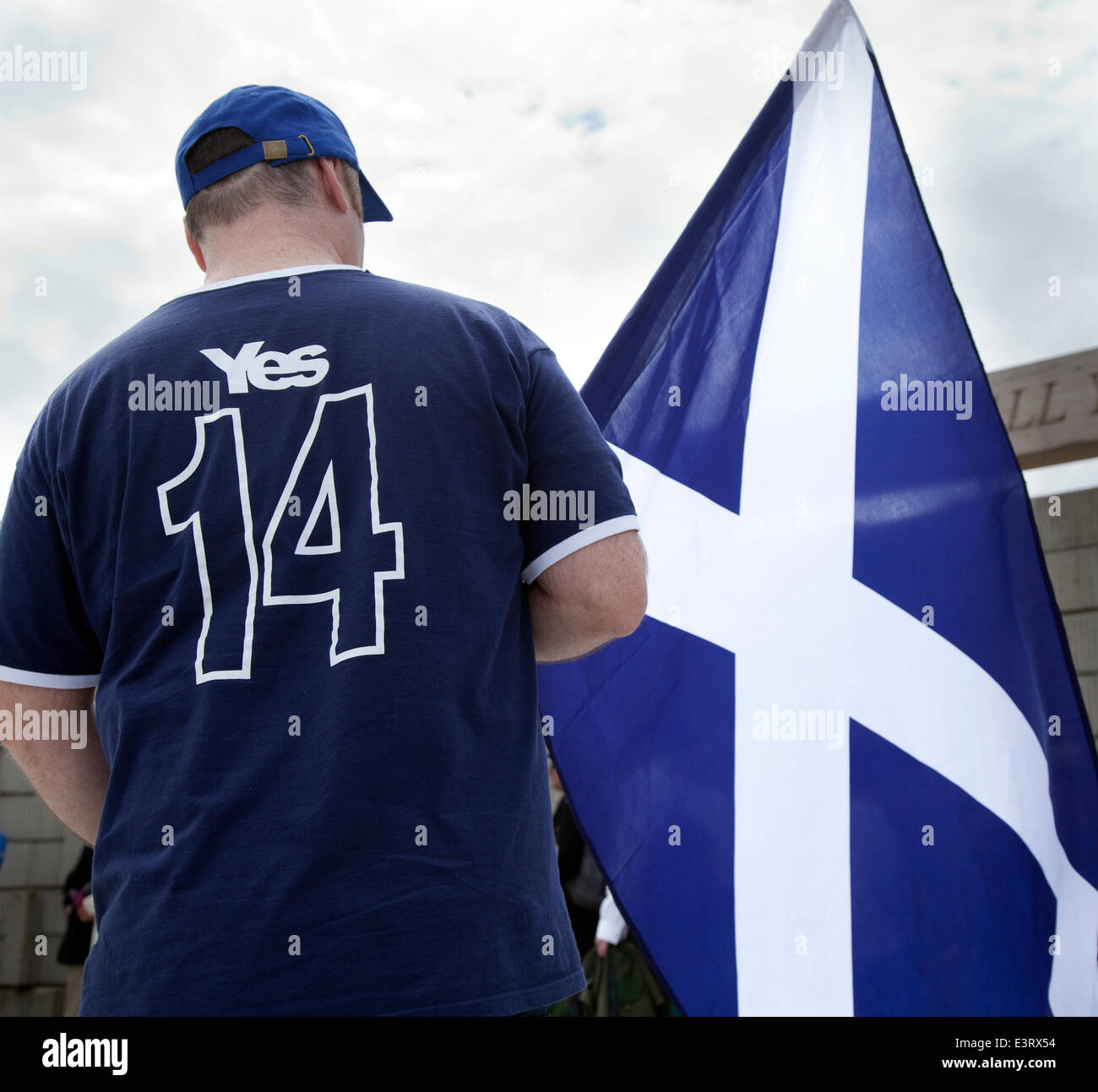 Stirling 28th June, 2014. Scottish flag at the Battle of Bannockburn re ...