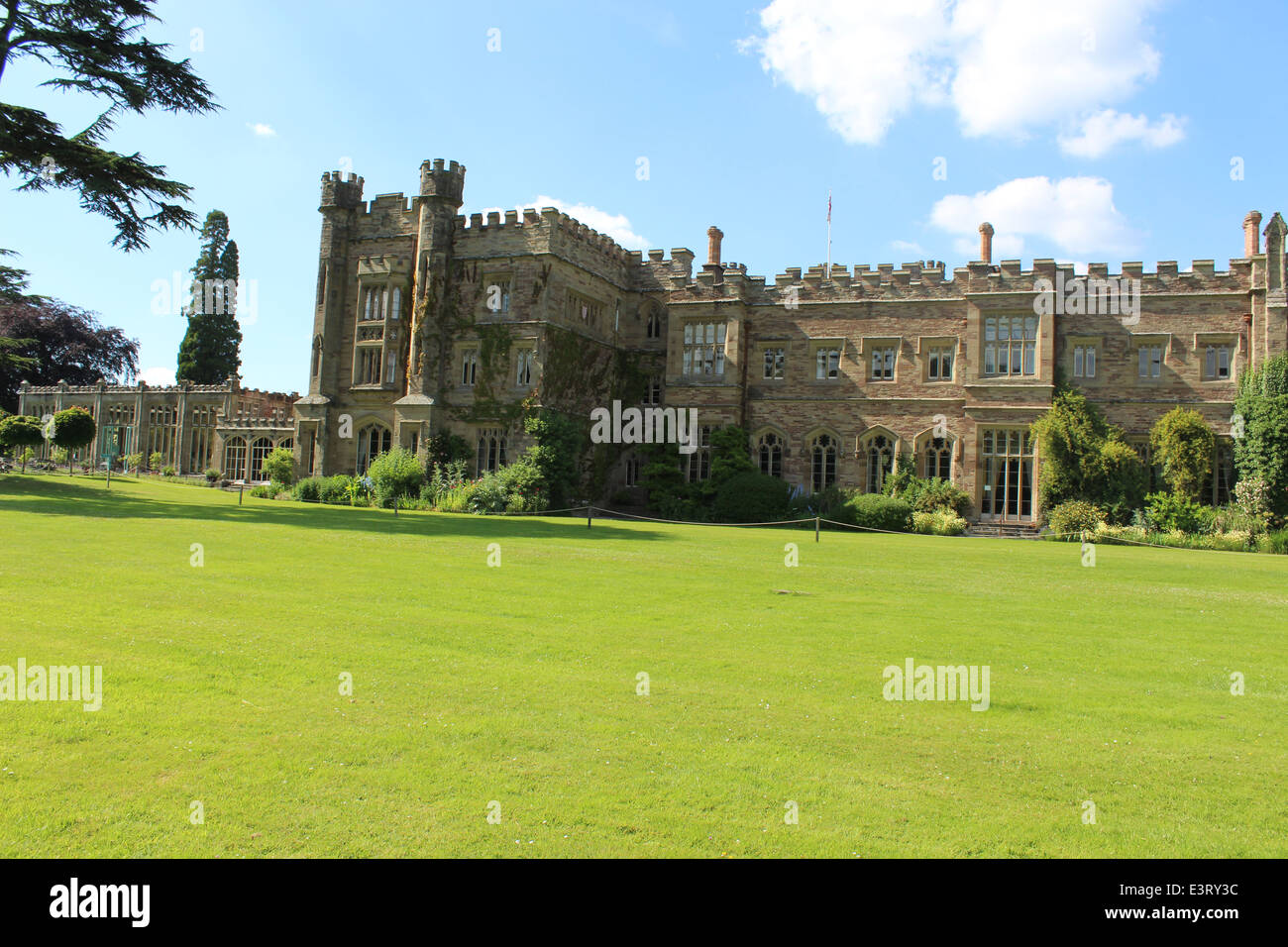 Hampton Court Castle Stock Photo - Alamy