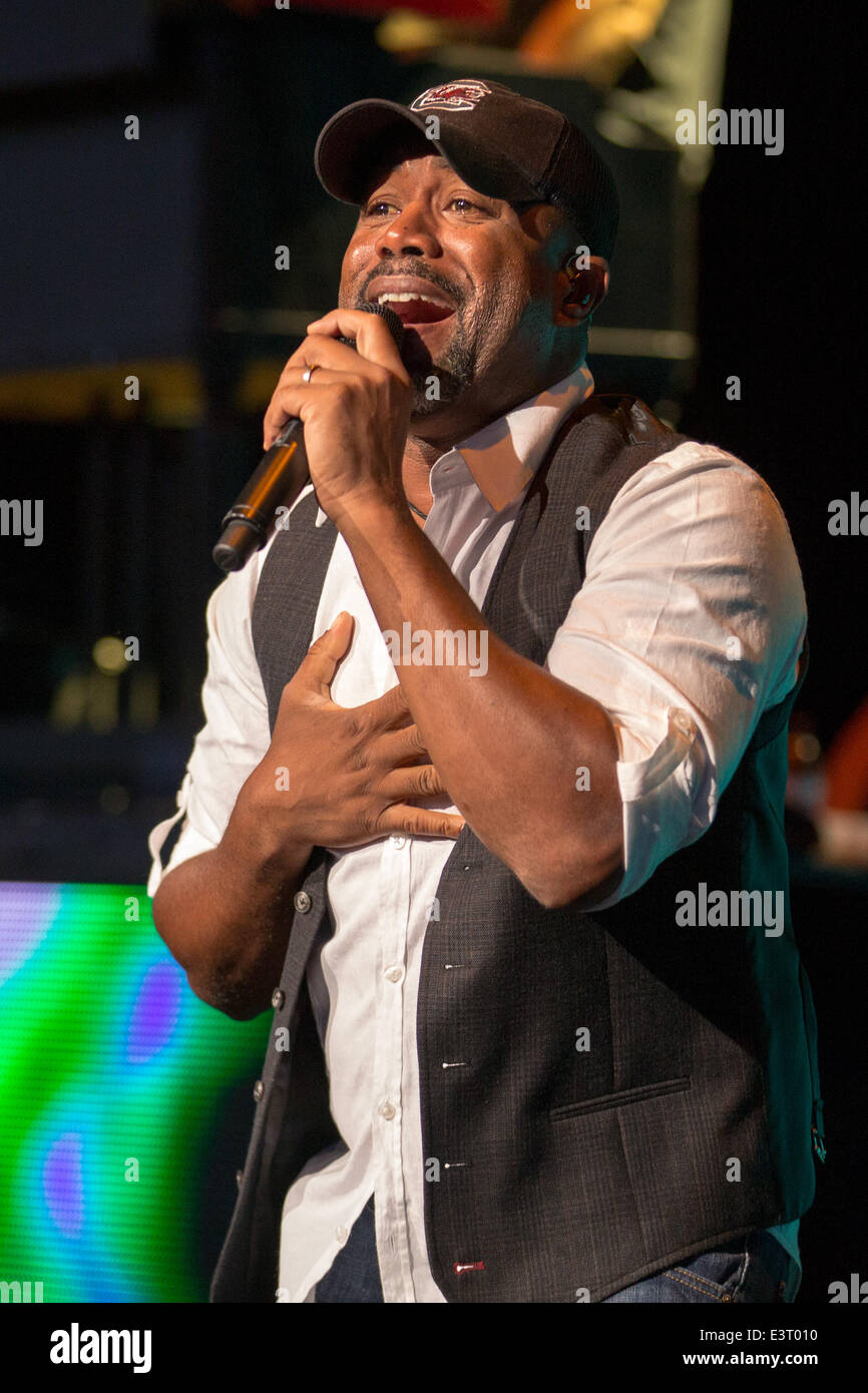 Milwaukee, Wisconsin, USA. 27th June, 2014. Country artist DARIUS ...