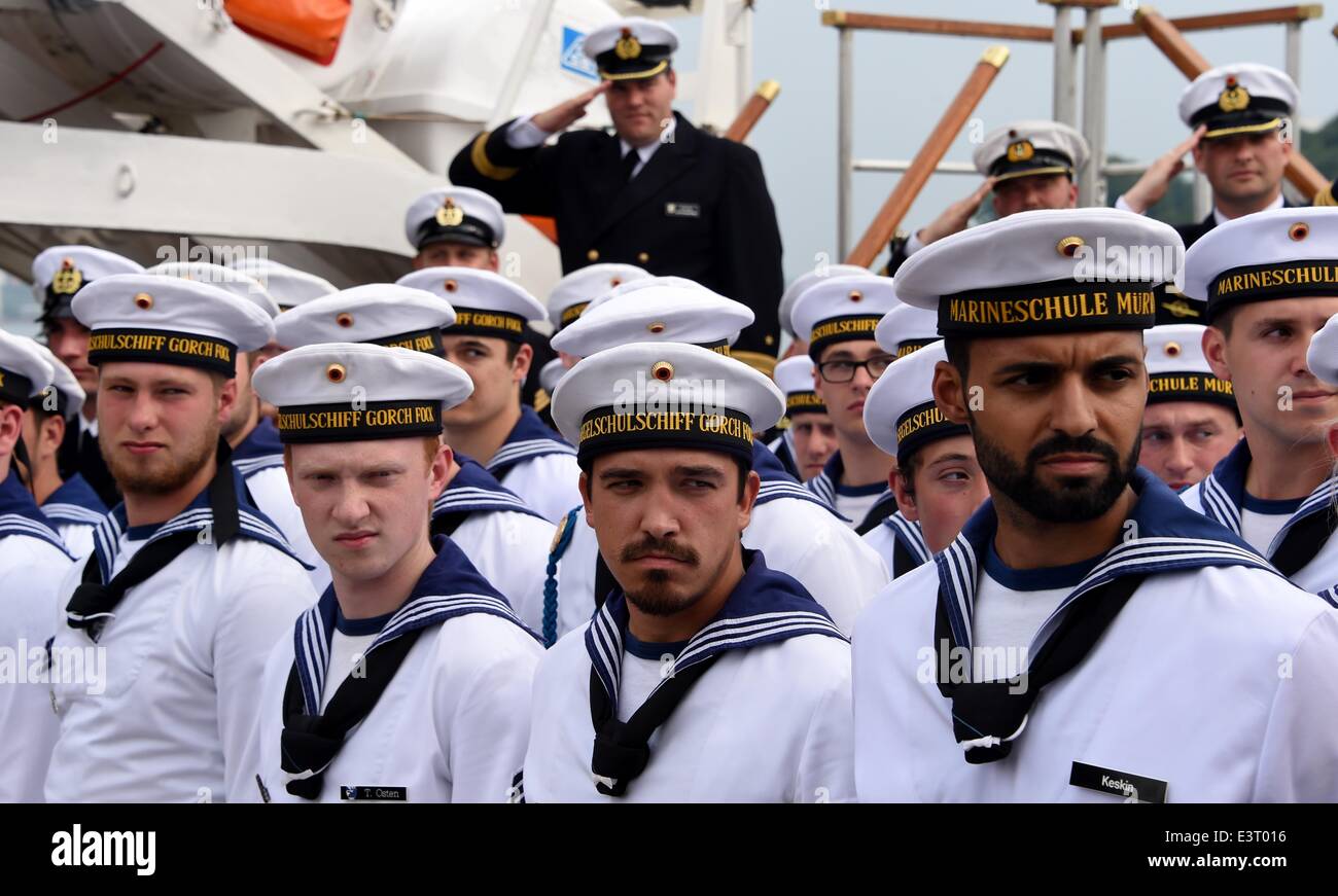 Ship crew change hi-res stock photography and images - Alamy