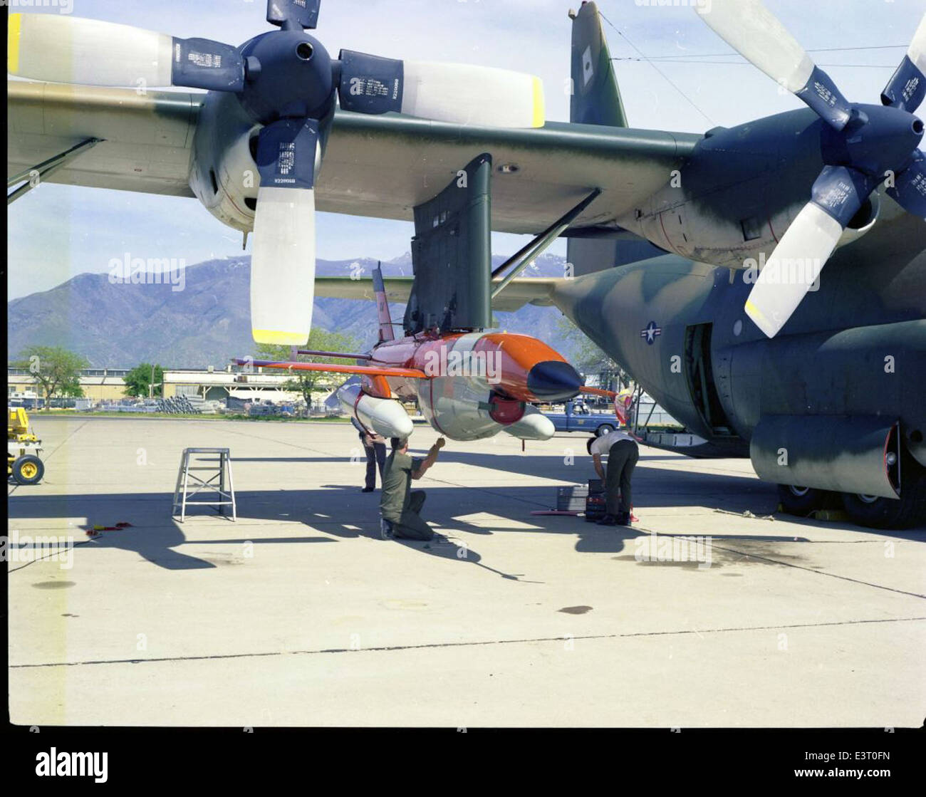 Lockheed dc 130 hercules hi-res stock photography and images - Alamy