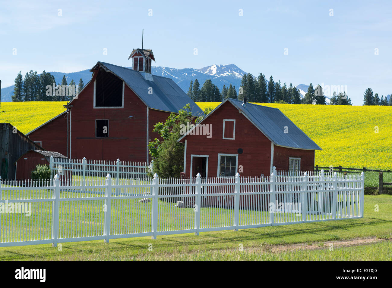 Farm in Oregon's Wallowa Valley Stock Photo - Alamy