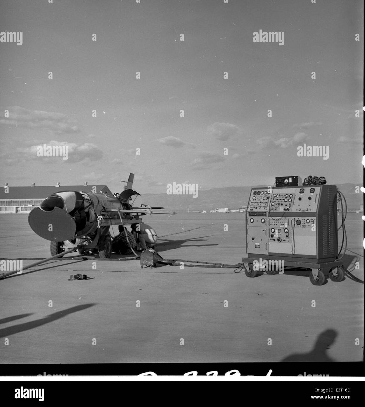 4 engine plane hi-res stock photography and images - Alamy