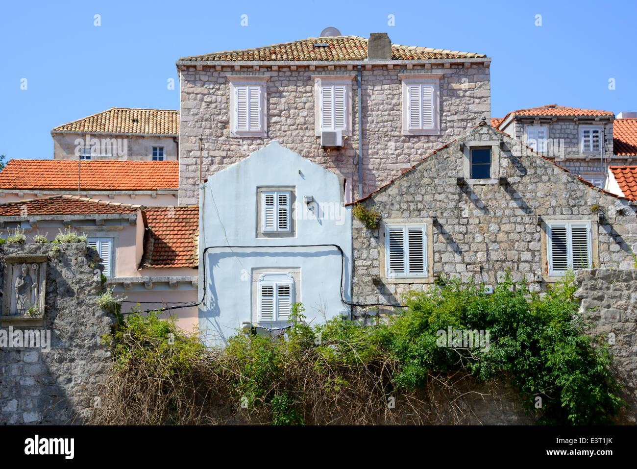 Traditional Croatian buildings, Dalmatian coast Stock Photo - Alamy