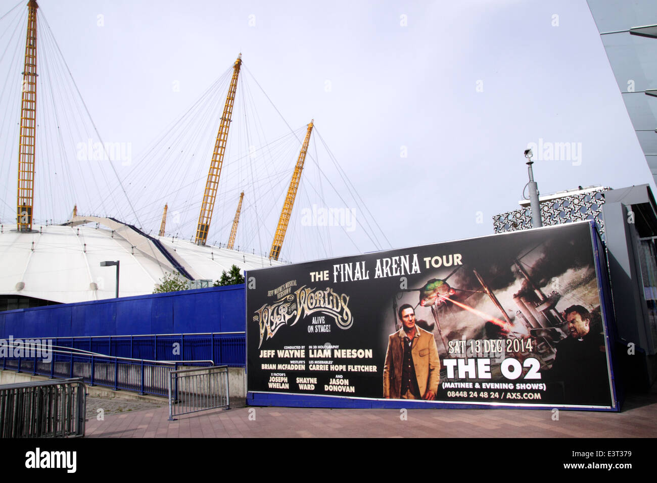 The war of the worlds poster hi-res stock photography and images - Alamy