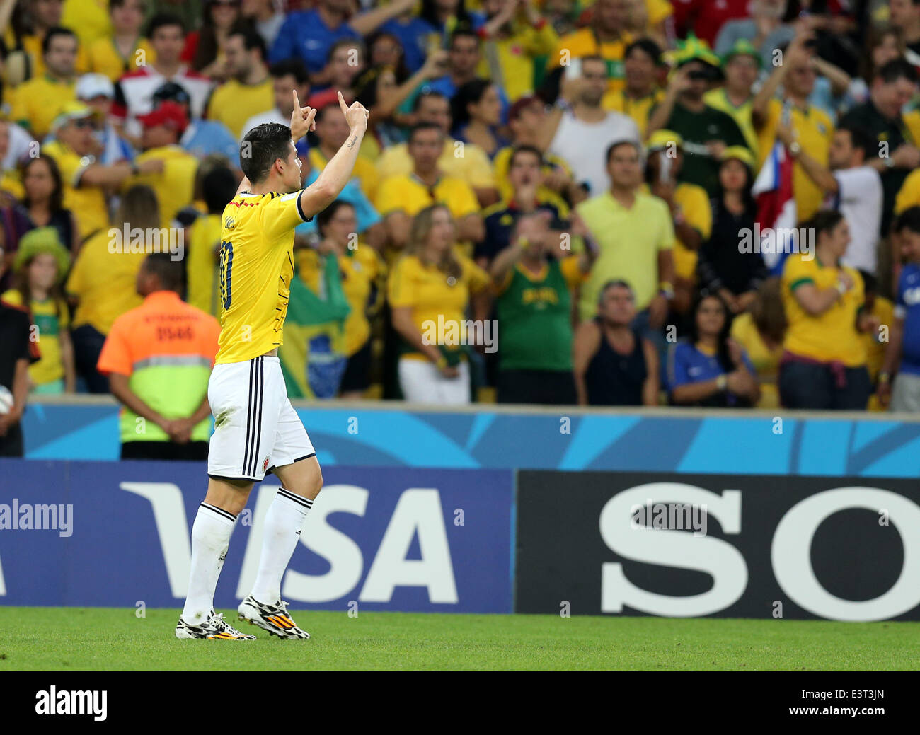 James rodriguez colombia brazil goal hi-res stock photography and ...