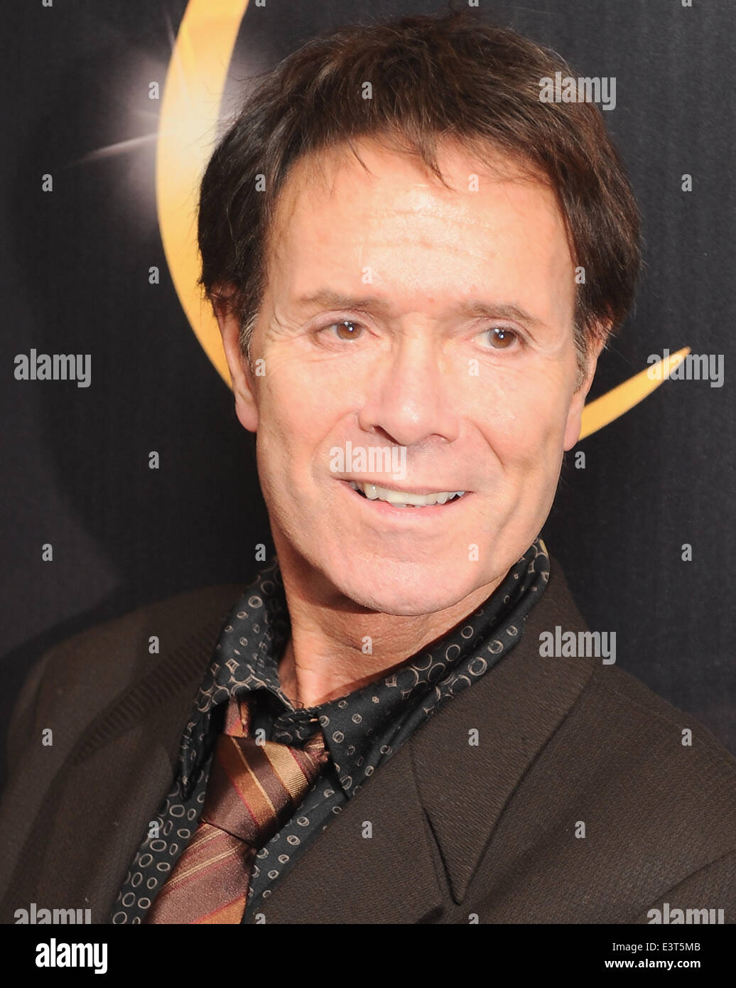 London, UK. 5th Dec, 2008. Sir Cliff Richard signs copies of his Time ...