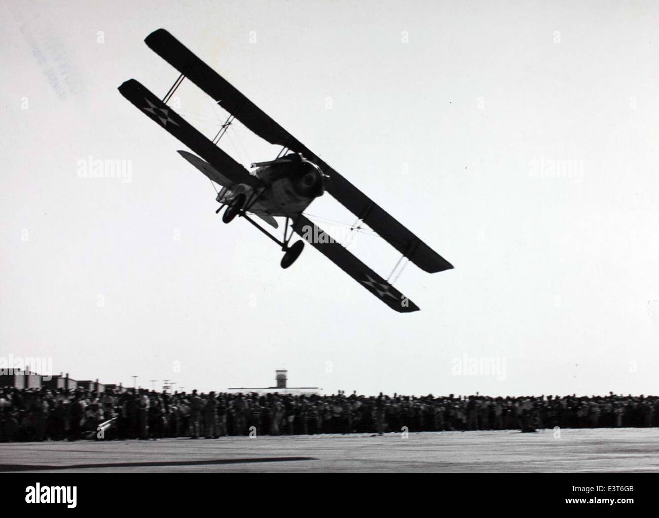 The SPAD XIII (S.12) was a French biplane fighter used during World War ...