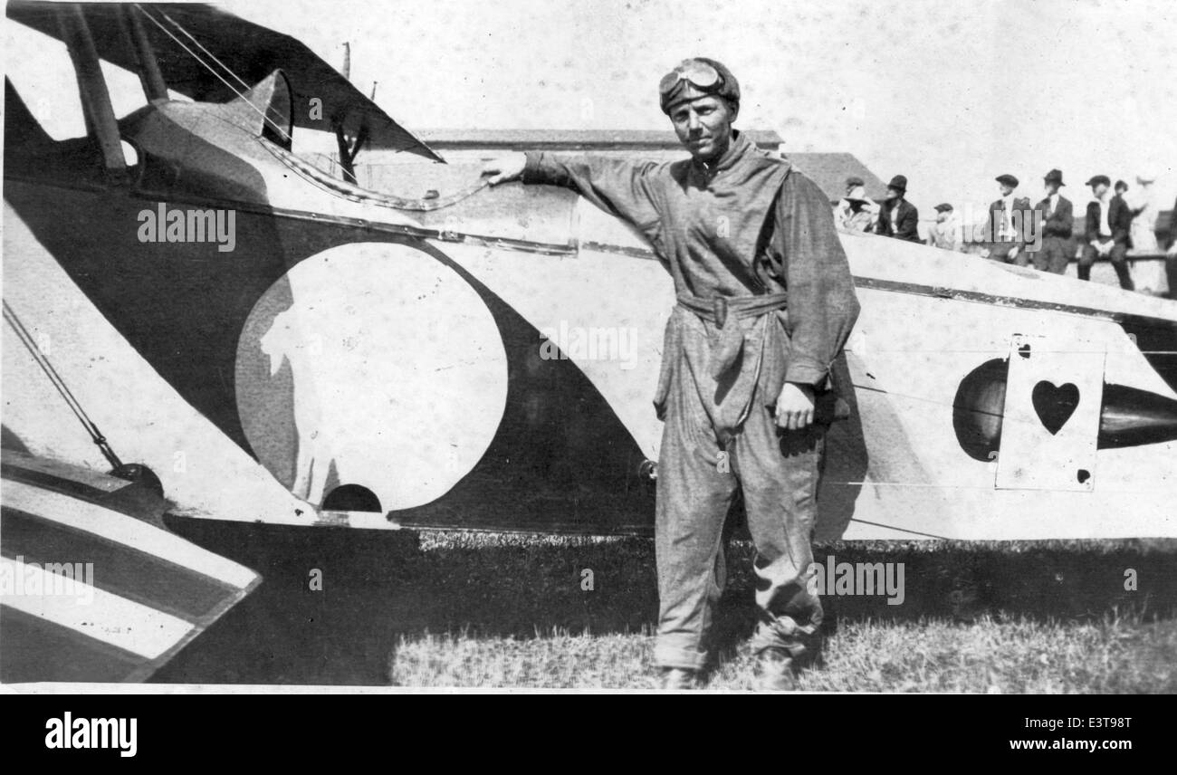 The Kelly Field Scrapbook 479 captures key moments of aviation history ...